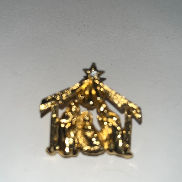 None | Jewelry | Nativity Manger Gold Tone Pin Brooch | Poshmark